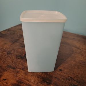 Tupperware | Kitchen | Tall Tupperware Container | Poshmark